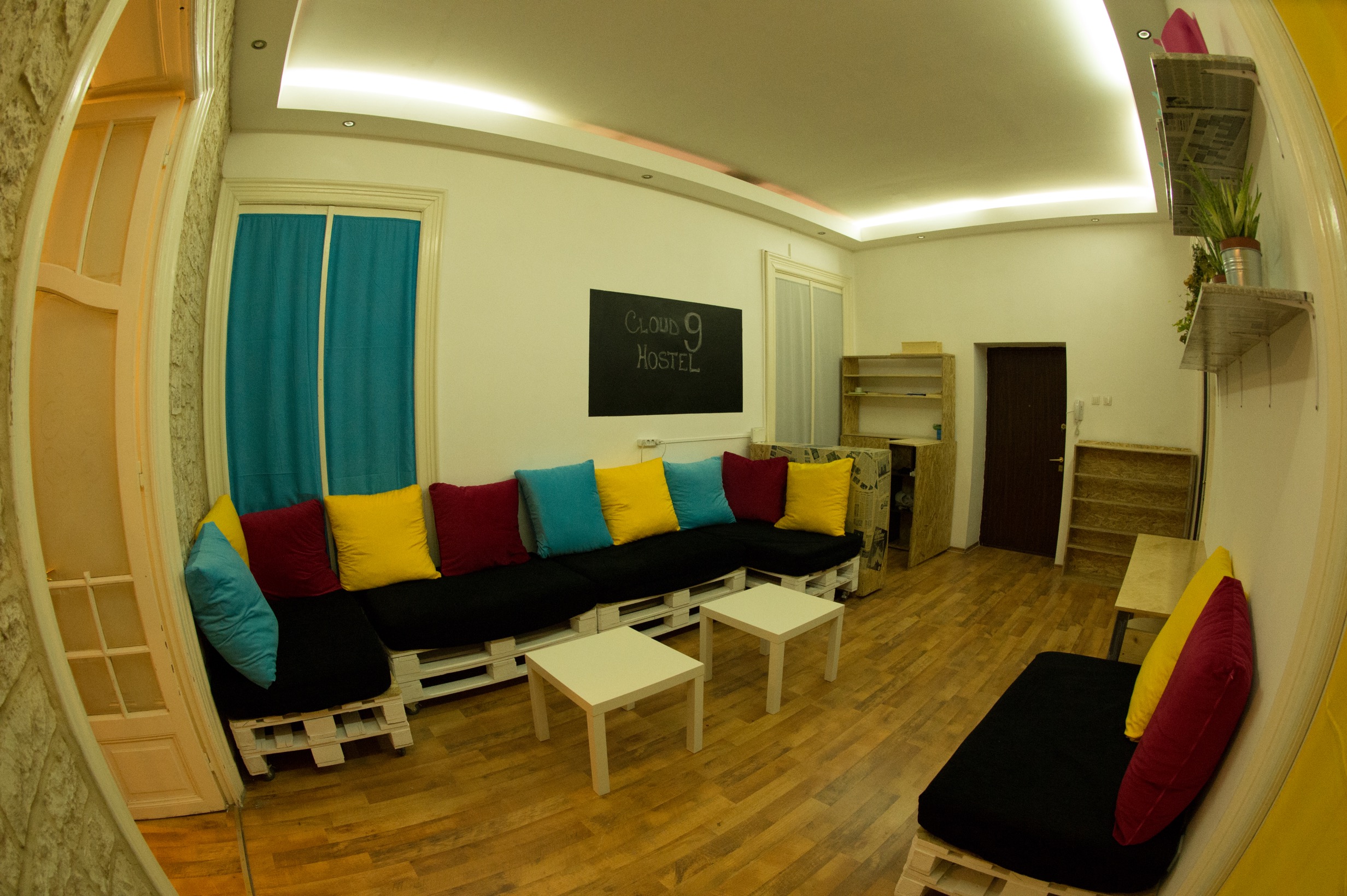 Hostel manager/associate (live-in) | Hostel Jobs