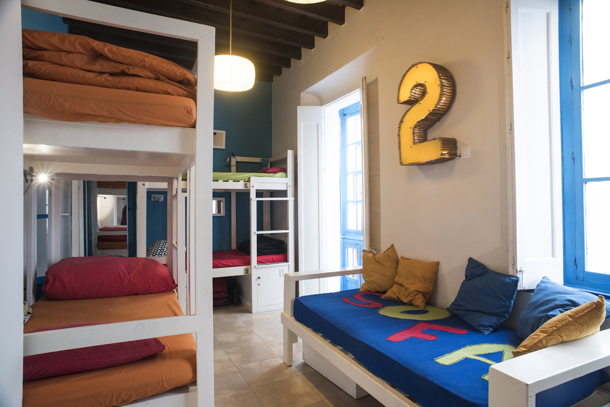 Receptionist in Beach town Cadiz. Bright, fun, hard working ...